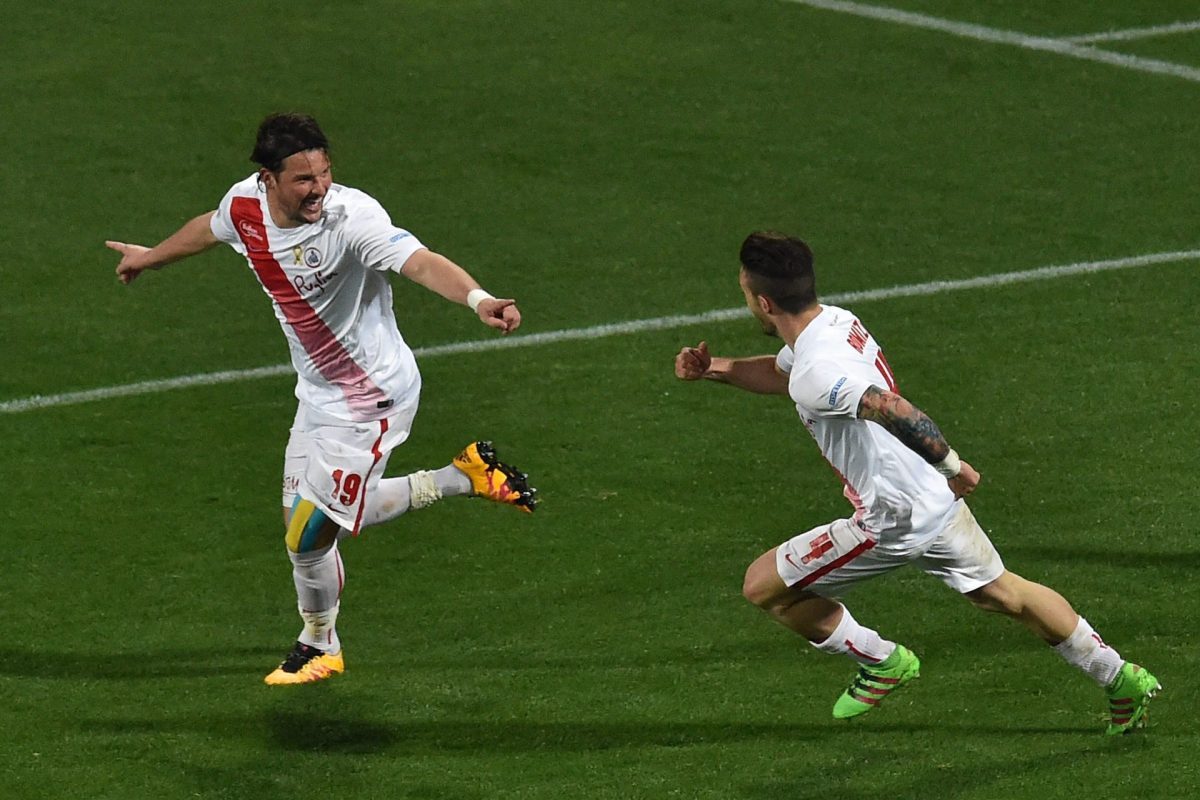 Quella volta che... un Bari in 10 rimontò lo Spezia con De Luca e Maniero